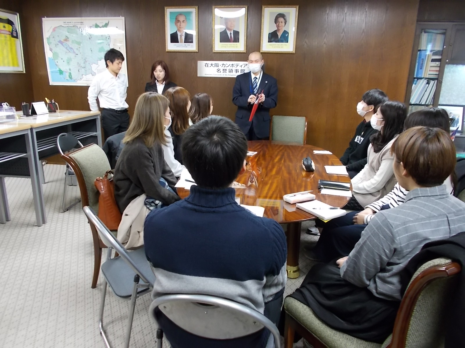 当館が支援しているJAPF春期インターンシップにかかる勉強会が当館にて開かれました。 | 在大阪カンボディア王国名誉領事館