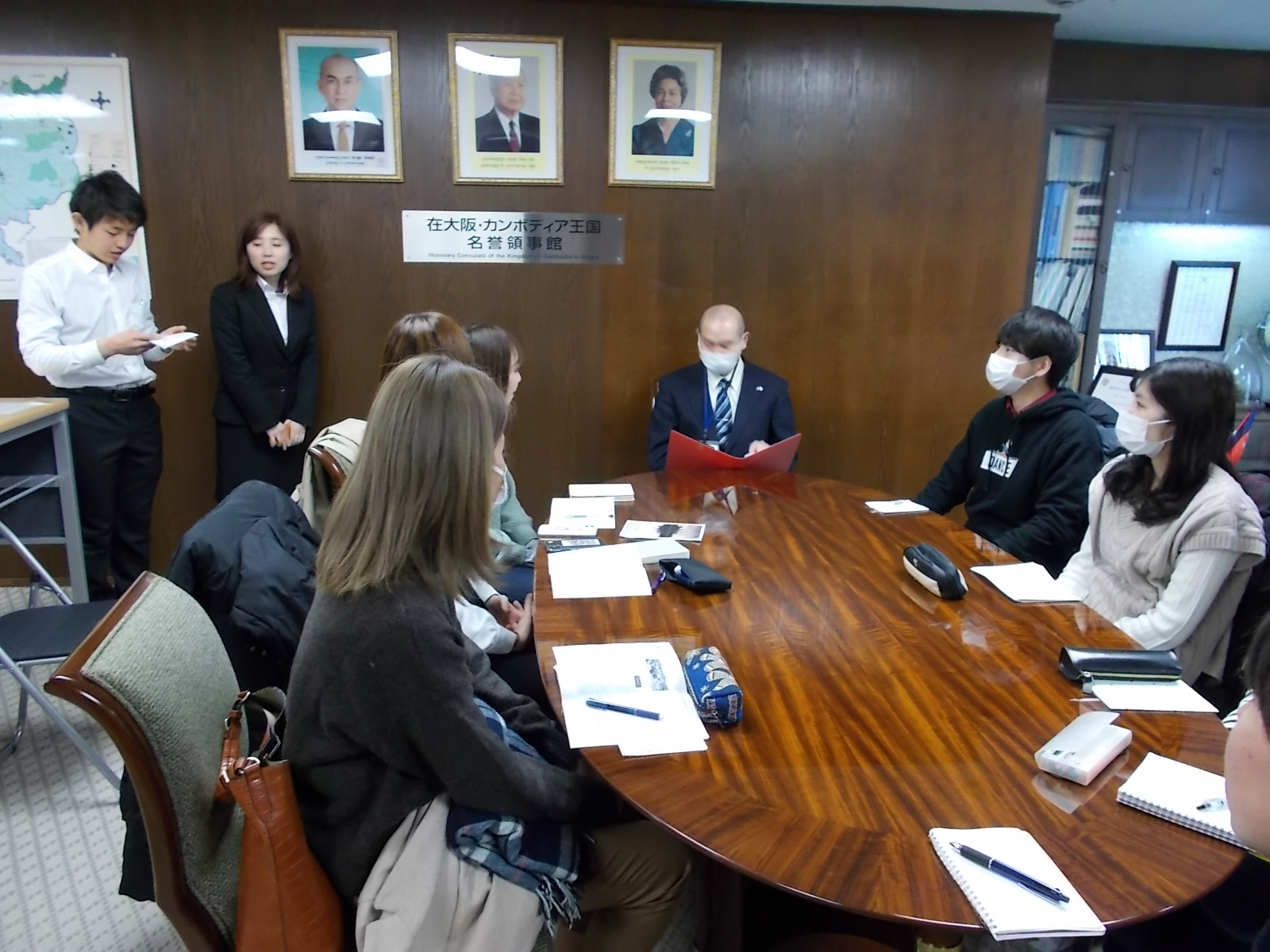 当館が支援しているJAPF春期インターンシップにかかる勉強会が当館にて開かれました。 | 在大阪カンボディア王国名誉領事館